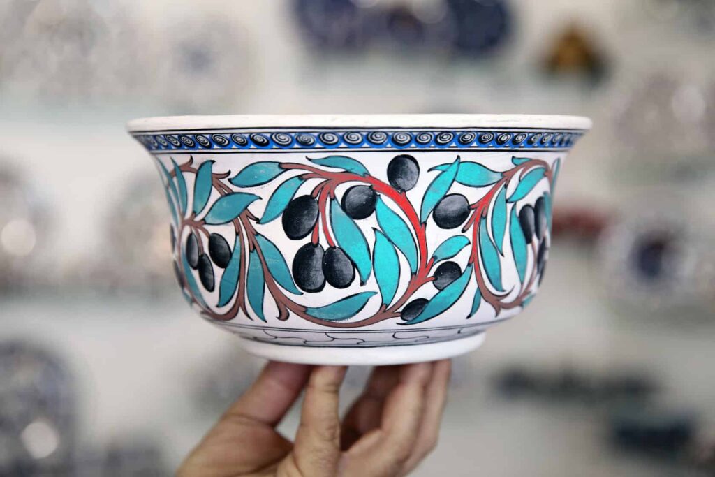 İznik Tiles: A Masterpiece of Ottoman Artistry - The Other Tour