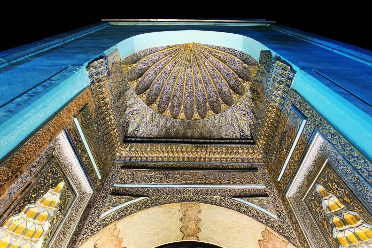İznik Tiles: A Masterpiece of Ottoman Artistry - The Other Tour
